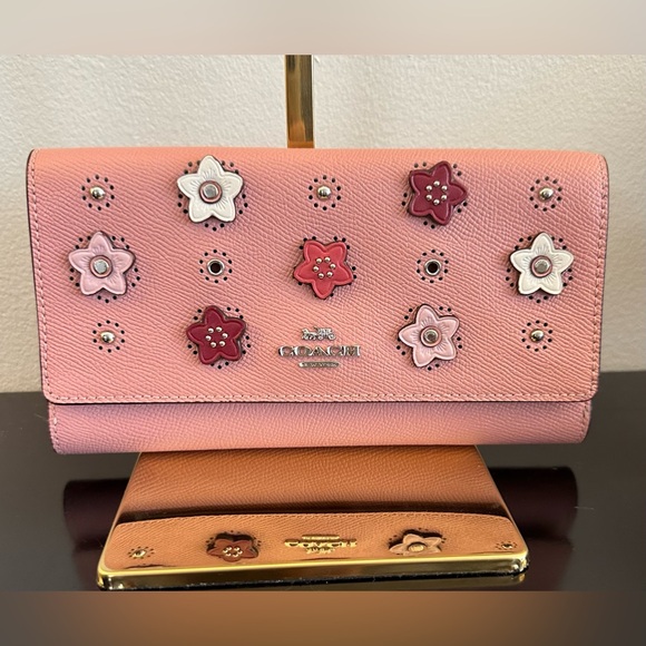Coach | Bags | Coach Trifold Wallet With Daisy Applique Rare | Poshmark